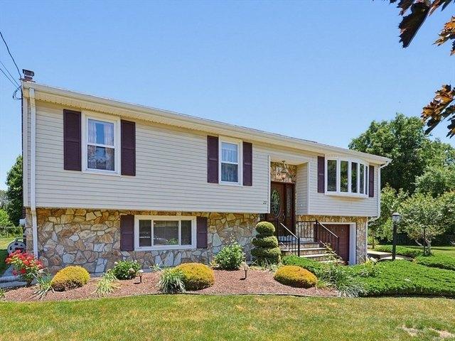 22 Fisher St, Attleboro, MA 02703