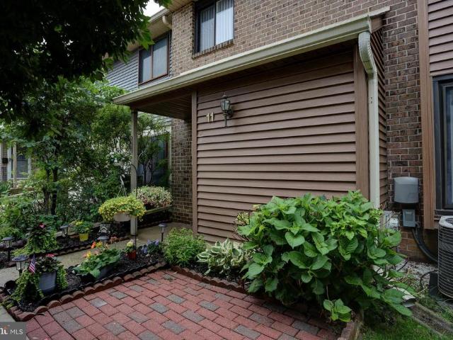 22 Fitzwatertown Road # UNIT E 11
