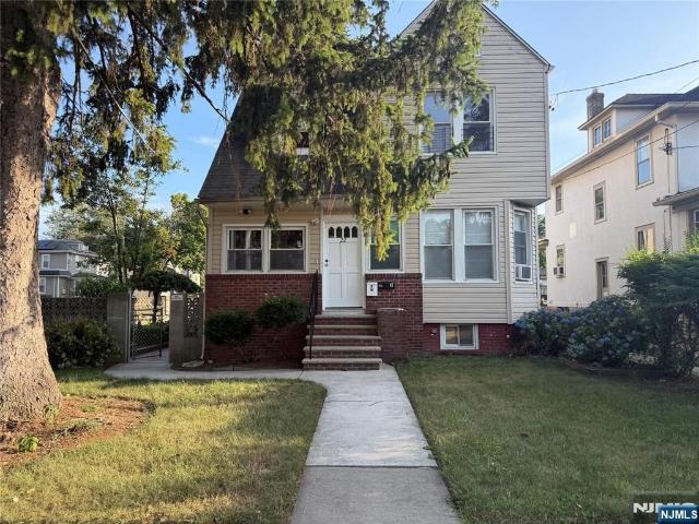 22 Forest Avenue, Teaneck, US, NJ