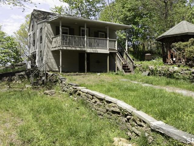 22 Fountain St, Norwich, CT 06360