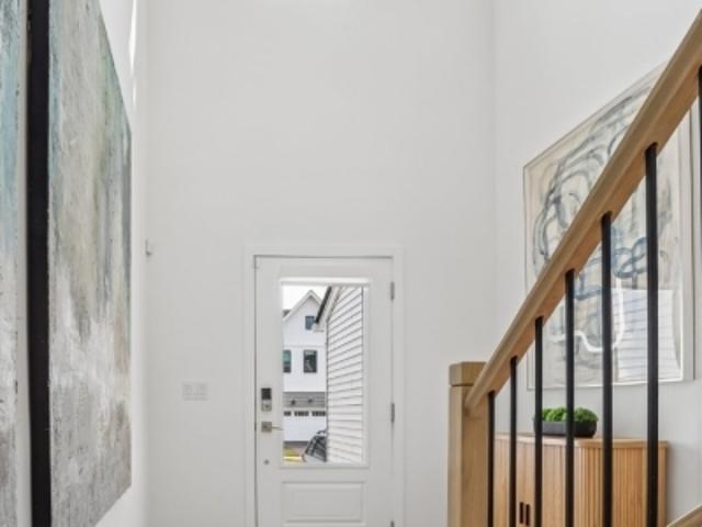 22 Flower Horn Blvd