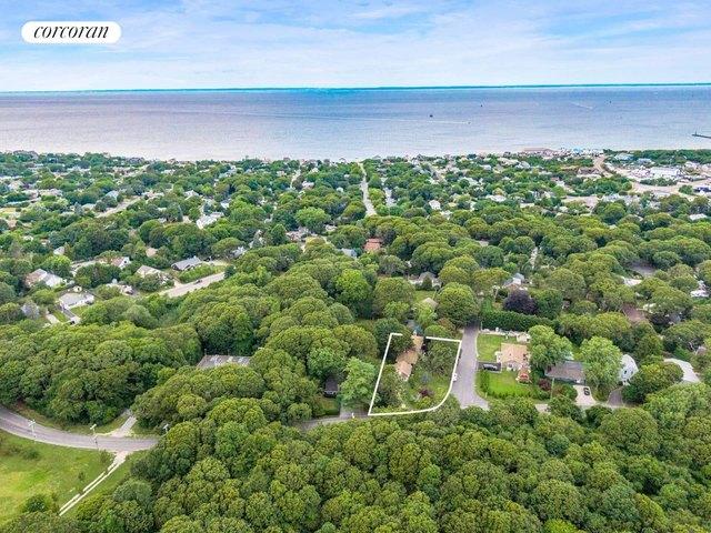 22 Flamingo Ct, Montauk, NY 11954
