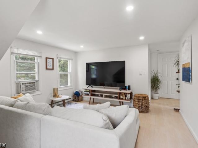 22 Frazer Rd
