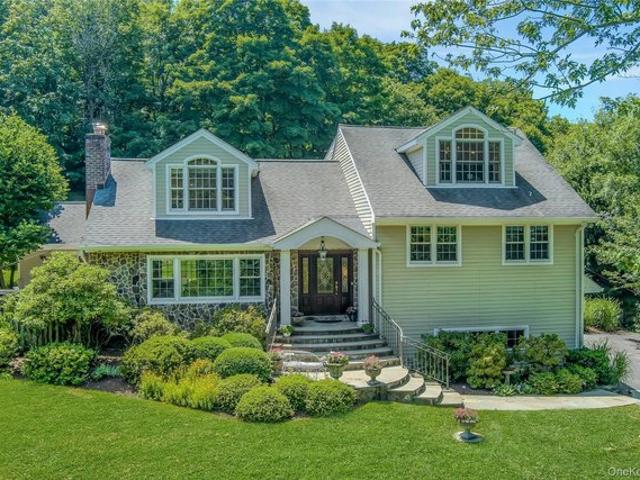 22 Garey Dr, Chappaqua, NY 10514