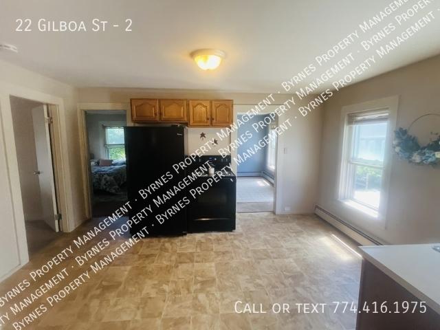 22 Gilboa St, 2 beds, 1 full bath