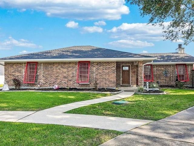 22 Grandbay Ct, Kenner, LA 70065