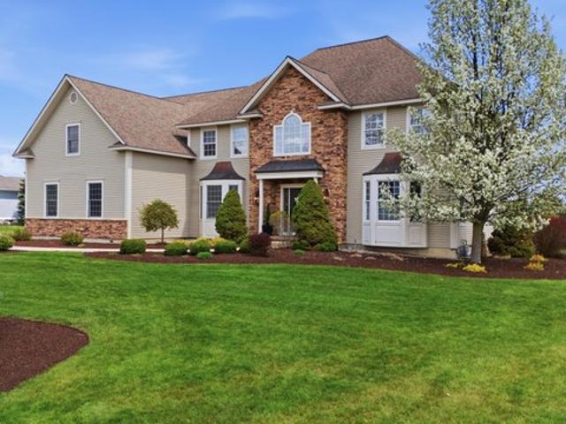 22 Grandview Dr, Queensbury, NY 12804
