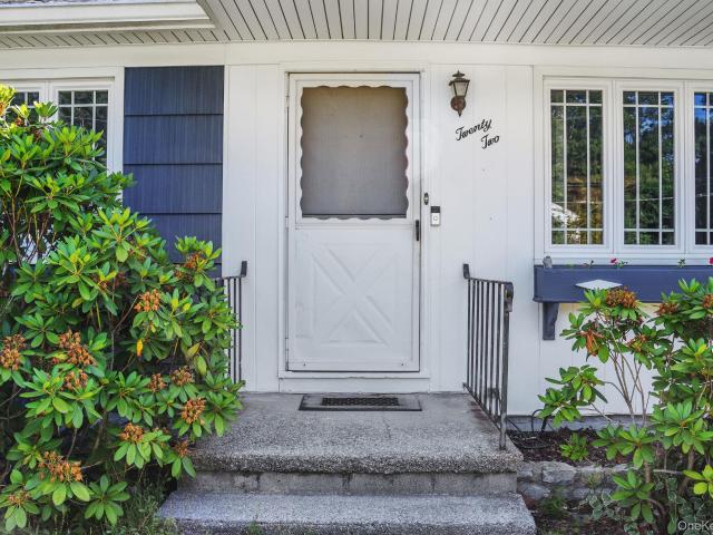 22 Greenvale Farms Road