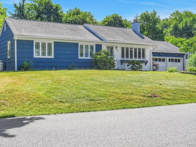 22 Greenvale Farms Rd, Poughkeepsie, NY 12603