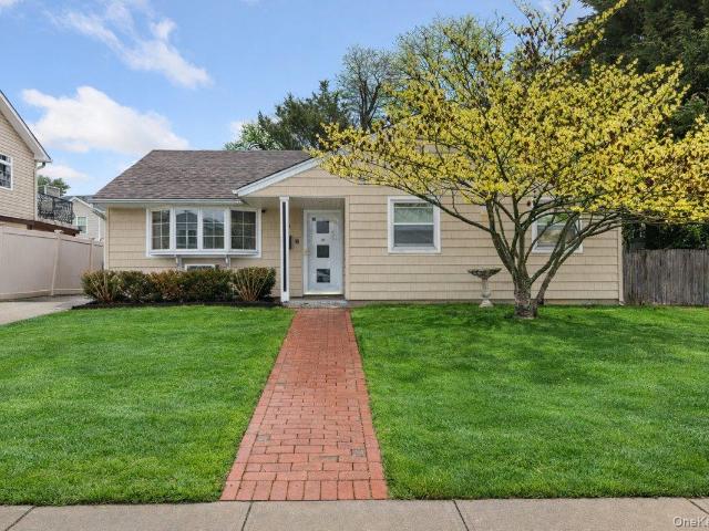 22 Greenway Circle