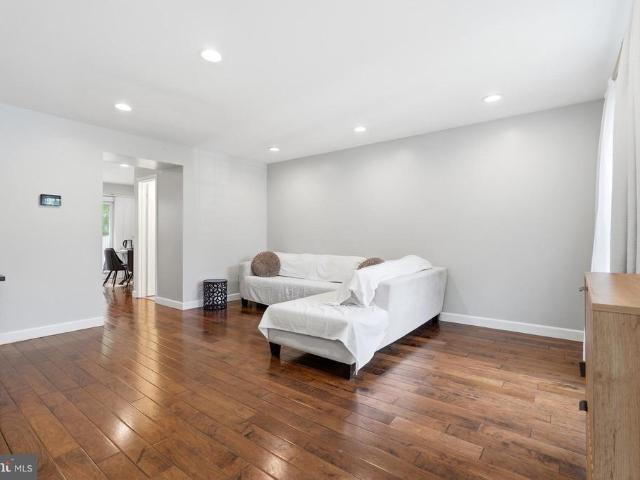 22 Habersham Court