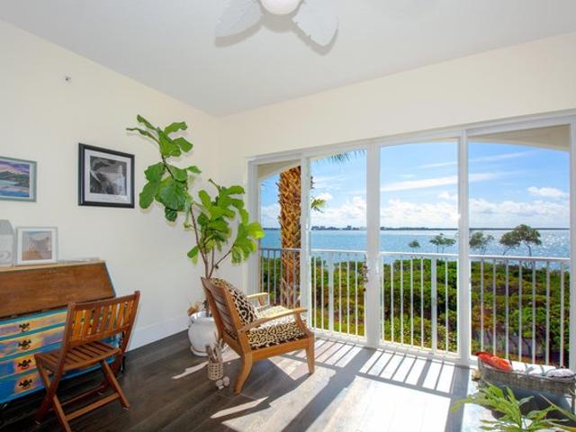 22 Harbour Isle Dr W Unit 204, Fort Pierce, FL 34949