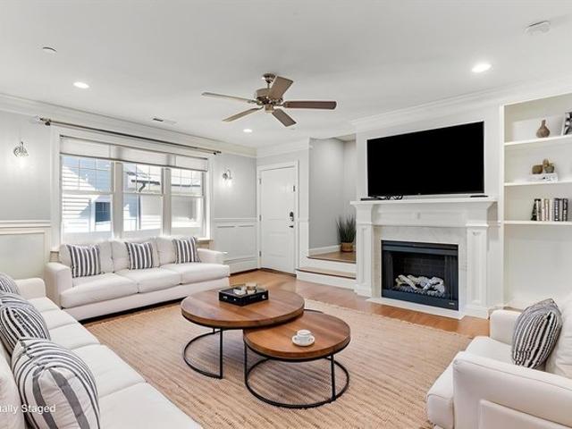 22 Hawthorne St Apt 2, Boston, MA 02119