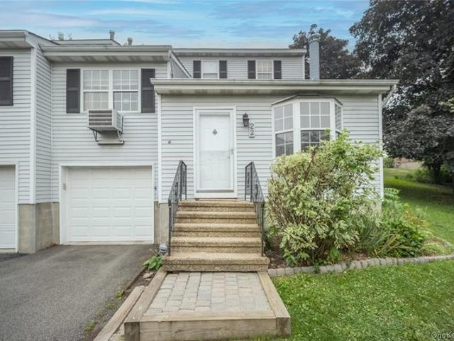 22 Hemlock Ct, Fishkill, NY 12524