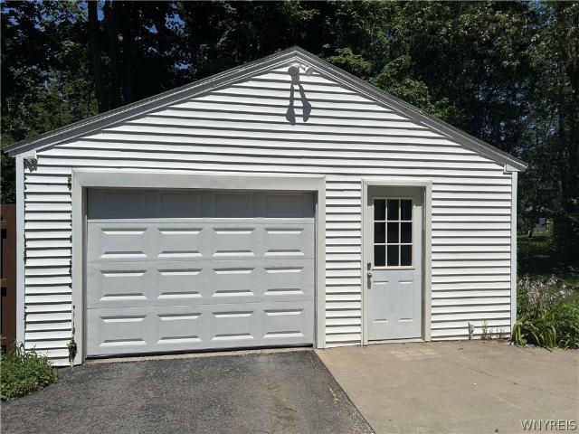 22 Henderson Place