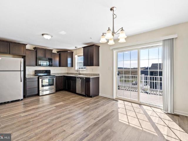 22 Heath Cir