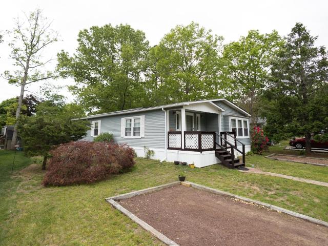 22 Hickory Ln