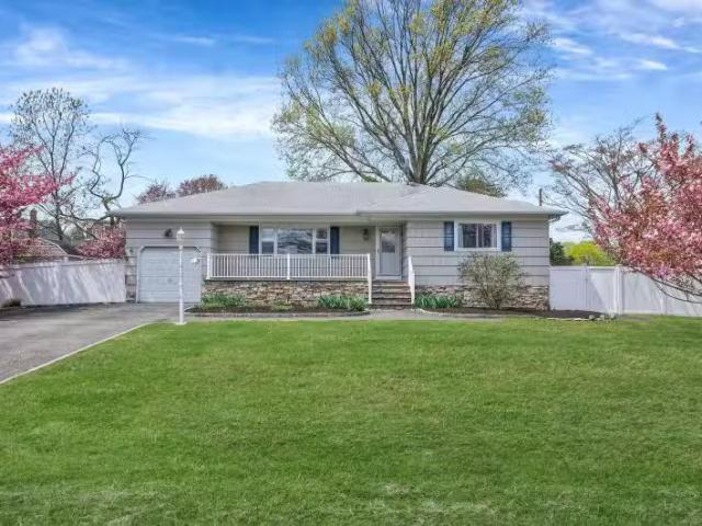 22 Hollis Dr, Sound Beach, NY 11789 MLS 853800