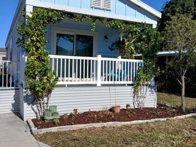 22 Hopetown Rd, Micco, FL 32976