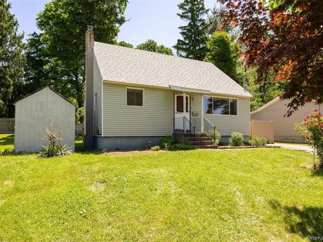 22 Howland Ave, Beacon, NY 12508