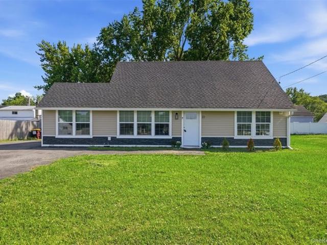 22 Jumping Brook Ln, Kingston, NY 12401