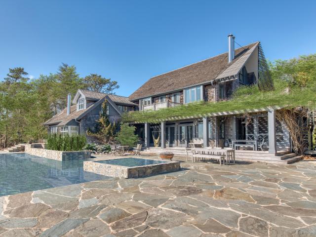 22 Knoll Rd, Southampton, NY 11968 | MLS #349421 | Compass