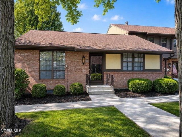 22 Knollwood Dr, Perrysburg, OH 43551
