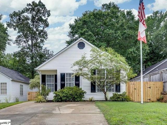 22 Lantern Ln, Greer, SC 29651