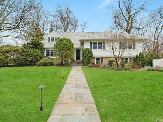 22 Leatherstocking Ln, Scarsdale, NY 10583