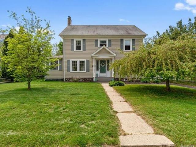 22 Leffingwell Rd, Clinton, CT 06413