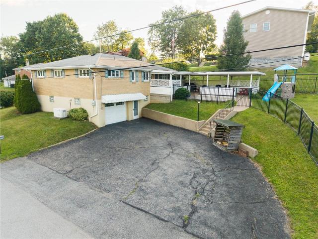 22 Levin Dr