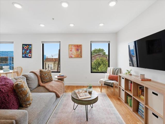 22 Lincoln St # 3