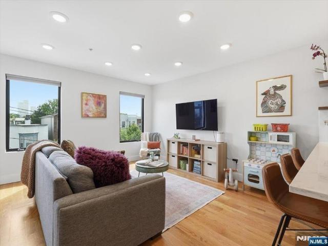 22 Lincoln Street # 3