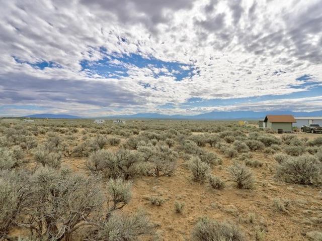 22 Linda Vista Rd, Tres Piedras, NM 87577