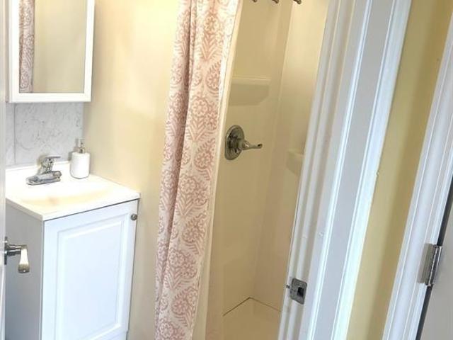 22 Liberty Ave # 4D