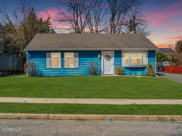 22 Longboat Ave, Barnegat, NJ 08005