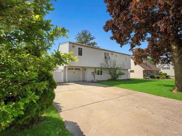 22 Lowland Rd, Levittown, NY 11756