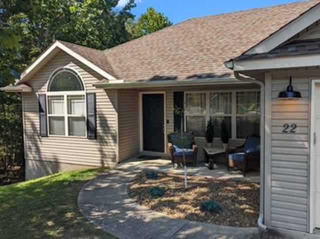 22 Lyndhurst Dr, Bella Vista, AR 72714
