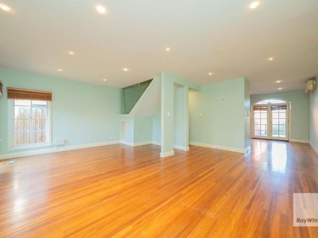 22 Mcguire Crescent