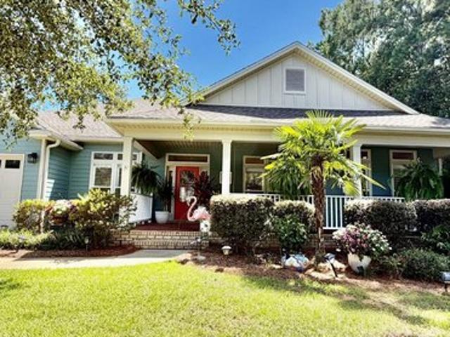 22 Mango Ln, Freeport, FL 32439