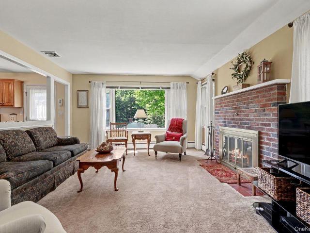 22 Manor Way