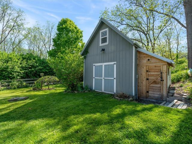 22 Maple Avenue