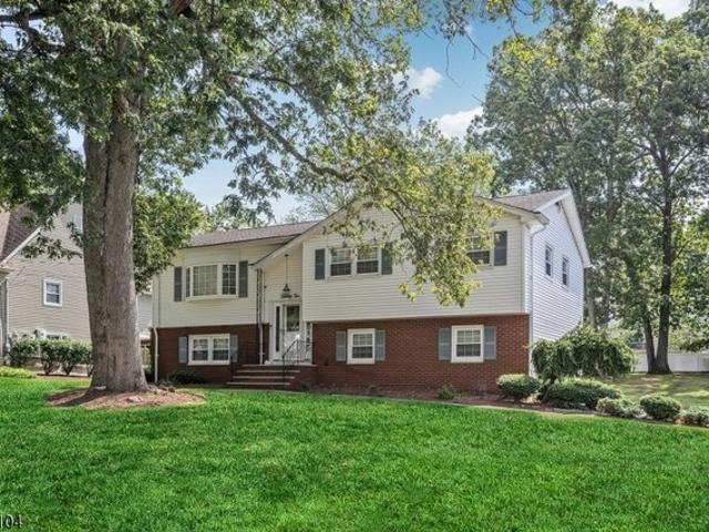 22 Mary Dr, Montville Township, NJ 07082