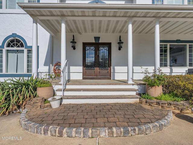 22 Meadow Lane