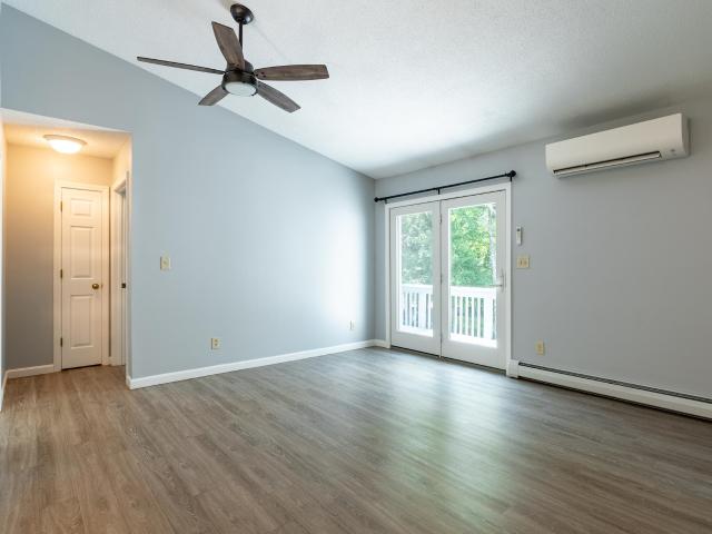 22 Meadowbrook Village
