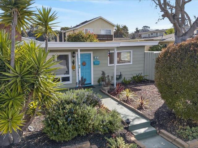 22 Melway Cir, Monterey, CA 93940 | MLS #ML82037 | Compass