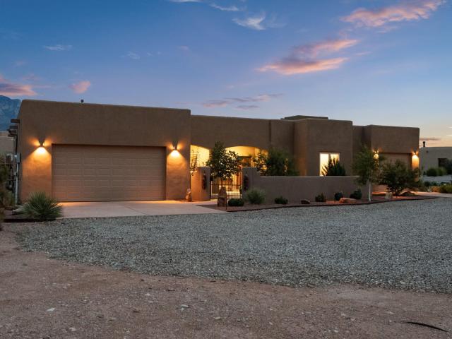 22 Mimbres Court