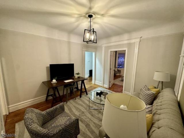 22 Mission St Unit 2, Montclair Twp. Us, nj