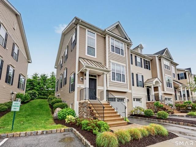 22 Moorland Dr Unit 22, Danbury, CT 06810