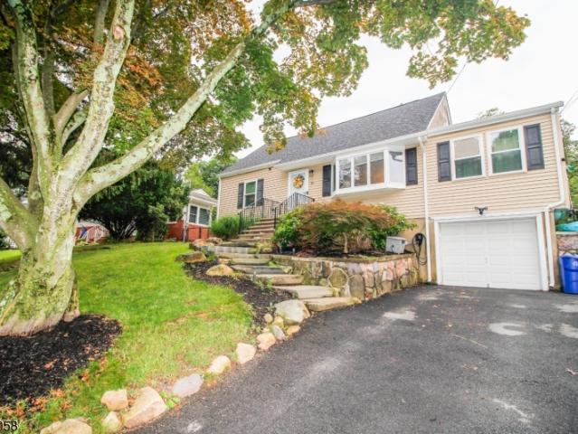 22 Mountain Ave